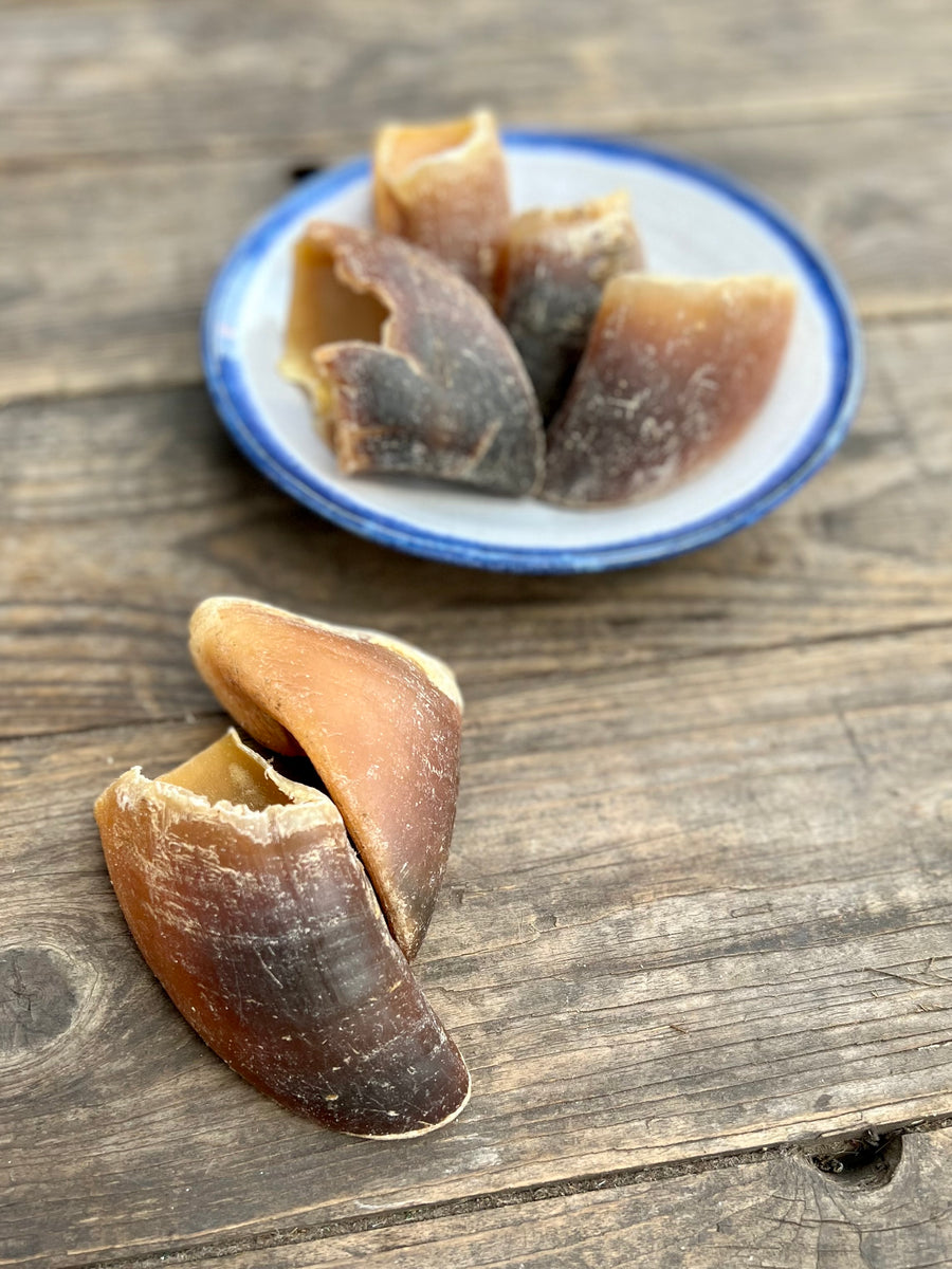 Natural calf hooves – B and V Trading